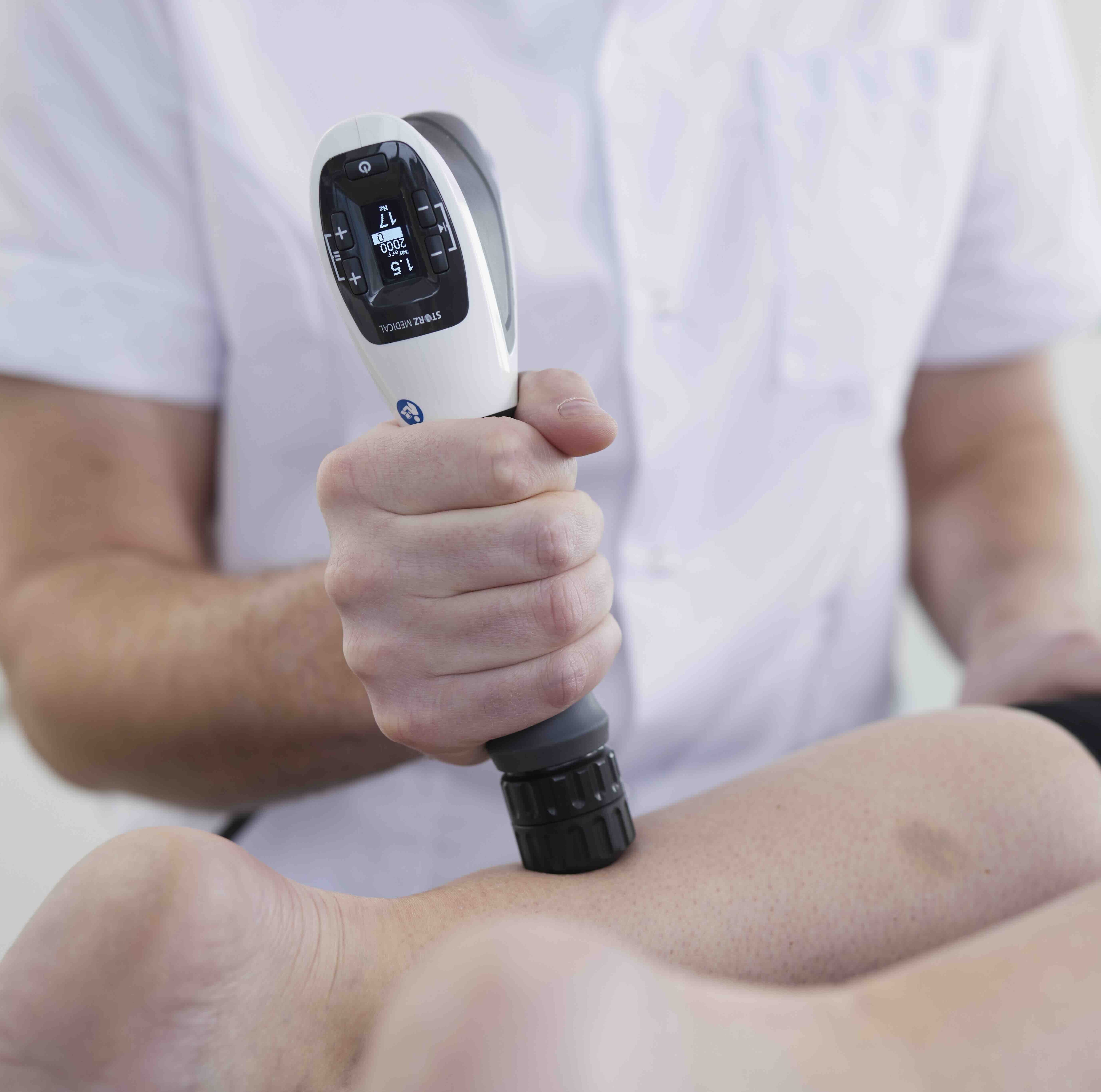 Enkelverzwikking: Oorzaken, Symptomen & Behandeling | Spine Clinics